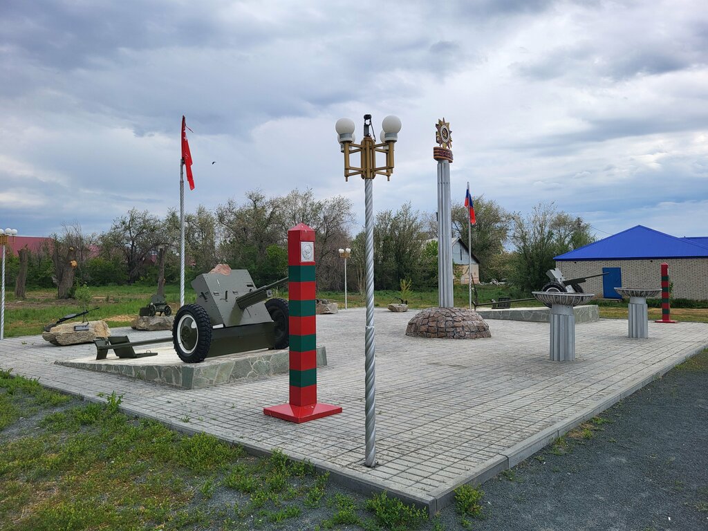 Anıt, heykel Стелла 75 лет Победы, Orenburgskaya oblastı, foto
