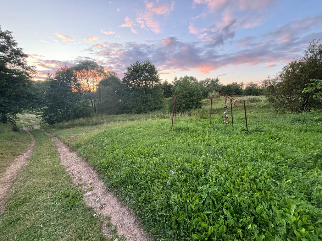 Anıt, heykel Могила партизанки Анфисы, Kalujskaya oblastı, foto