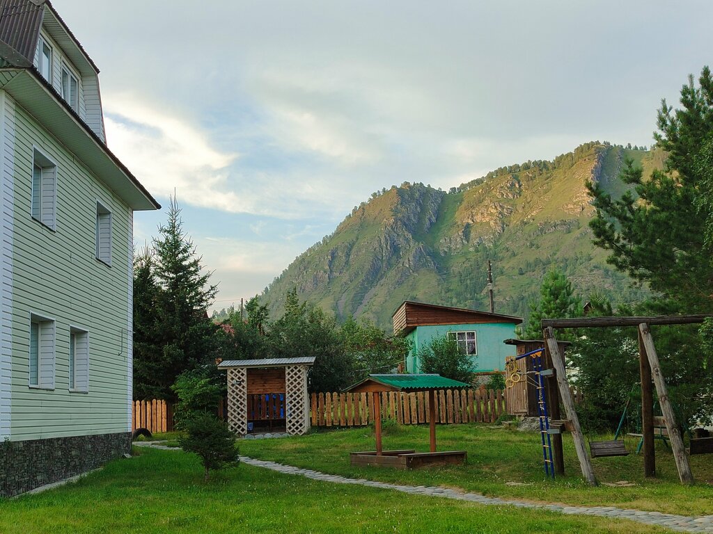 Resort oteller, tesisler Usadba Korotkovykh, baza otdykha, Altay Cumhuriyeti, foto
