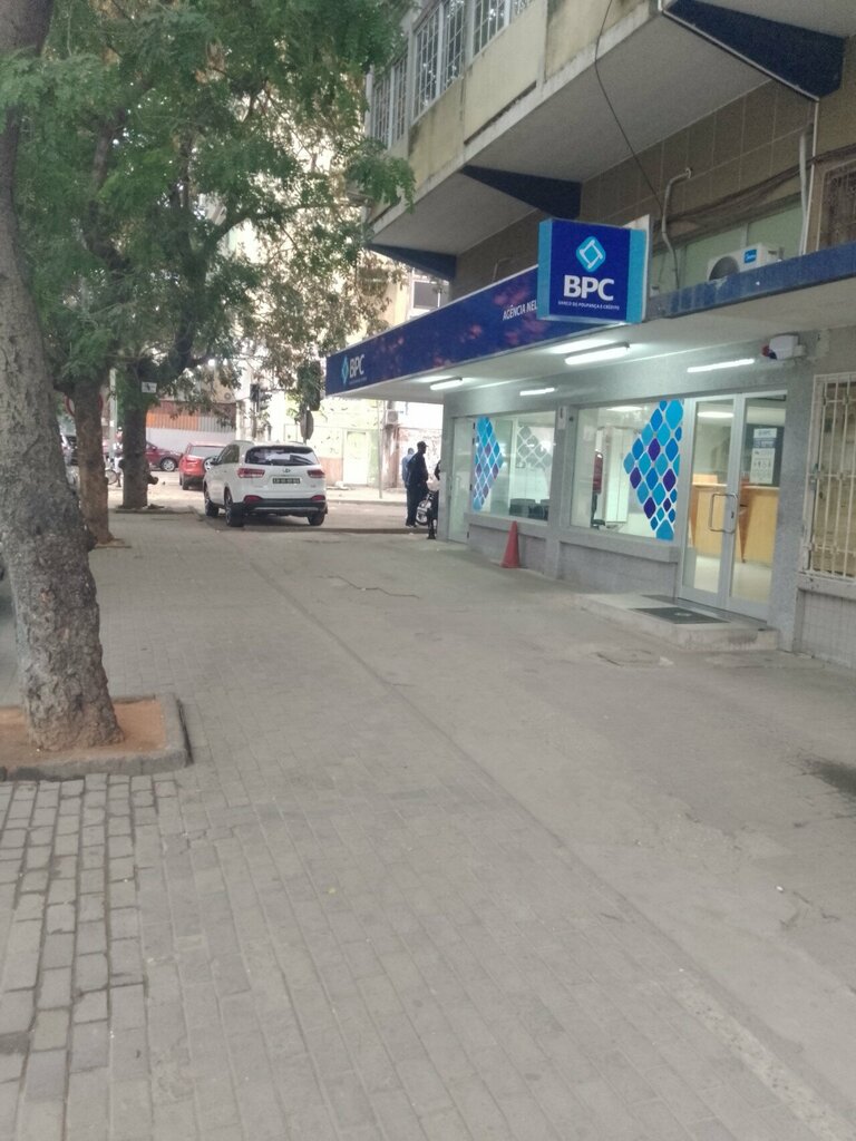Banka Banco de Poupança e Crédito, Loanda, foto