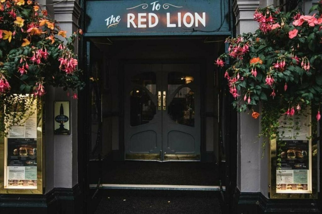 Otel Oyo The Red Lion Hotel, İngiltere, foto