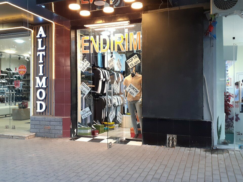 Giyim mağazası Geyim magazası, Bakü, foto