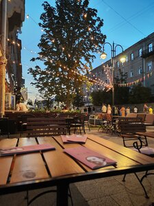 Kalinka (prospekt imeni Petra Stolypina No:13), bar  Saratov'dan