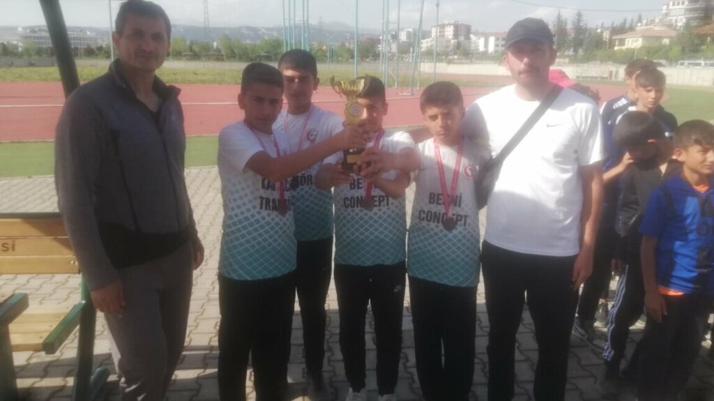 Ortaokul Şehit İmam Tan İlkokulu, Besni, foto