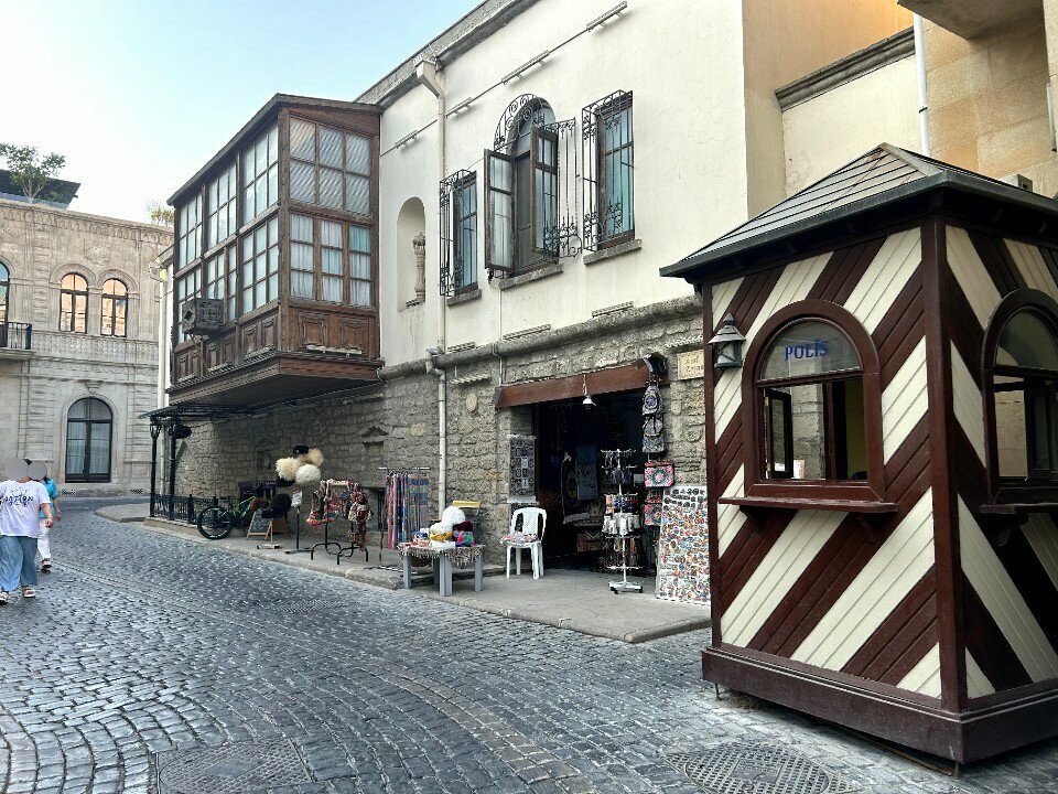Hediyelik eşya mağazaları Suvenir, Bakü, foto
