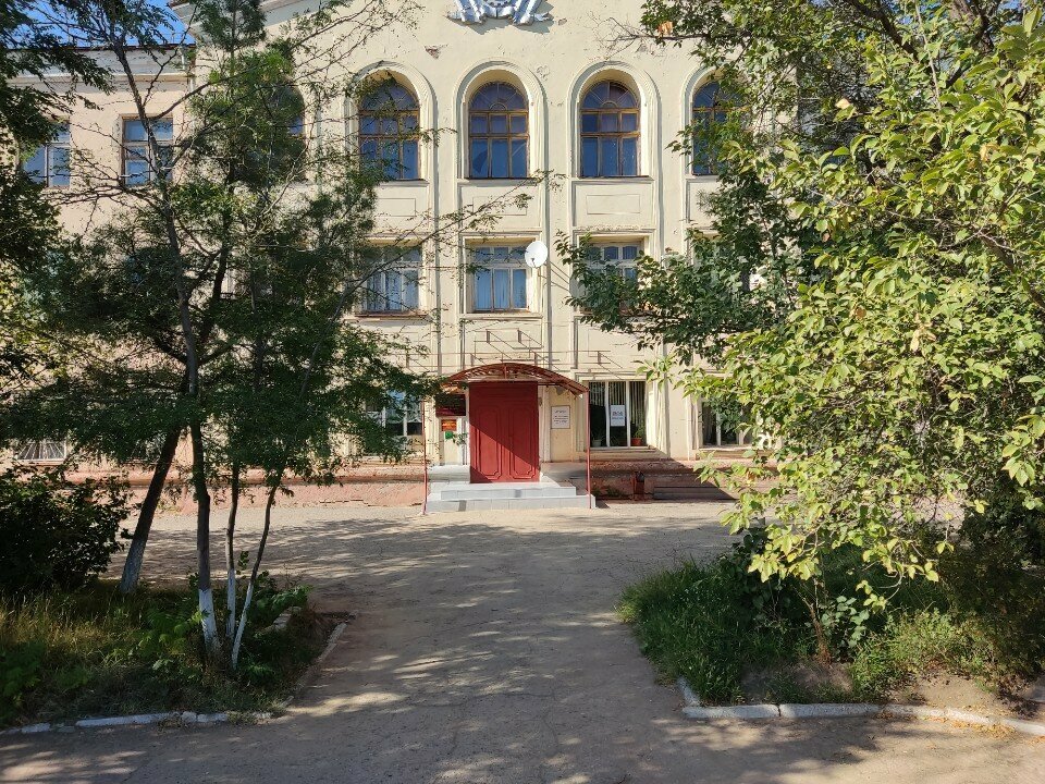 Yüksekokul Gbpou AO Astrakhansky kolledzh vychislitelnoy tekhniki Uchebny korpus № 2, Astrahan, foto