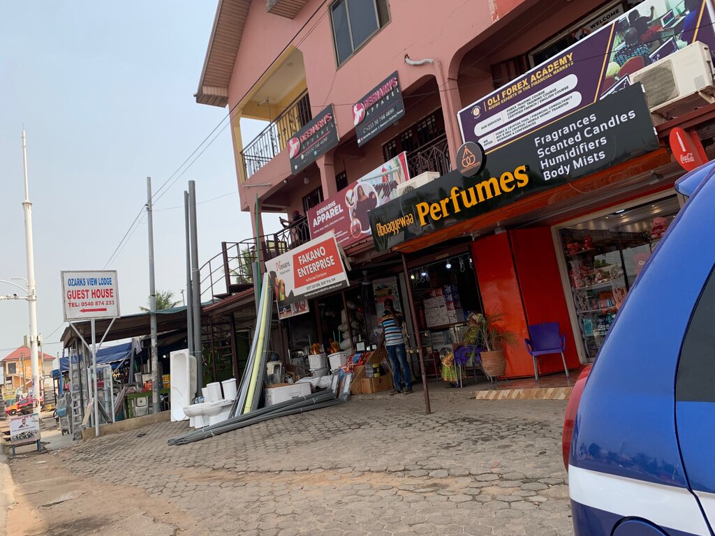 Giyim mağazası Deenarh's Apparel, Dünya, foto