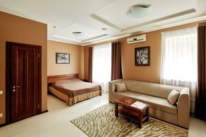 Chalet (Sverdlovskaya ulitsa No:265, Krasnoyarsk), otel  Krasnoyarsk'tan