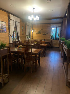 Старая мельница (Nadyozhnaya ulitsa No:1/2), kafe  Soçi'den