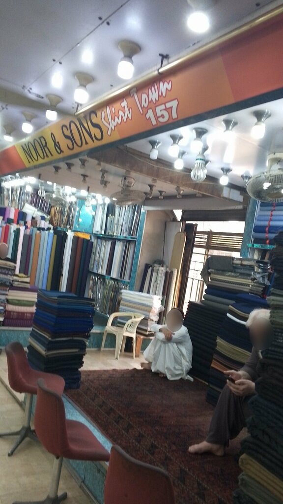 Giyim mağazası Rasikh & Sons, Karaçi, foto