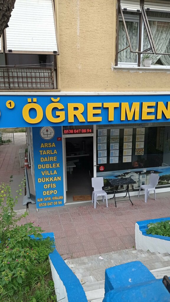 Emlak ofisi 1Öğretmen Emlak, İstanbul, foto