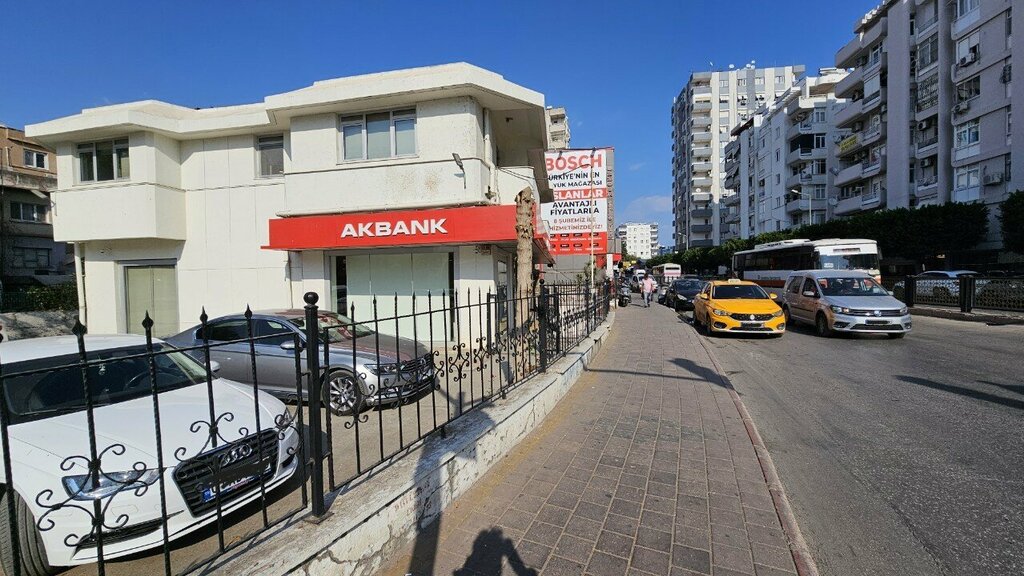 Banka Akbank , Adana, foto