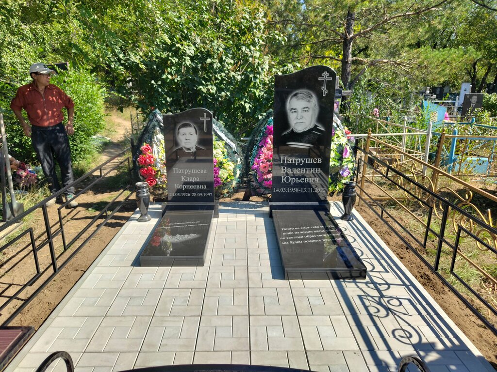 Heykel ve mezarlık taşı üreticileri Stone Studio, Rudny, foto