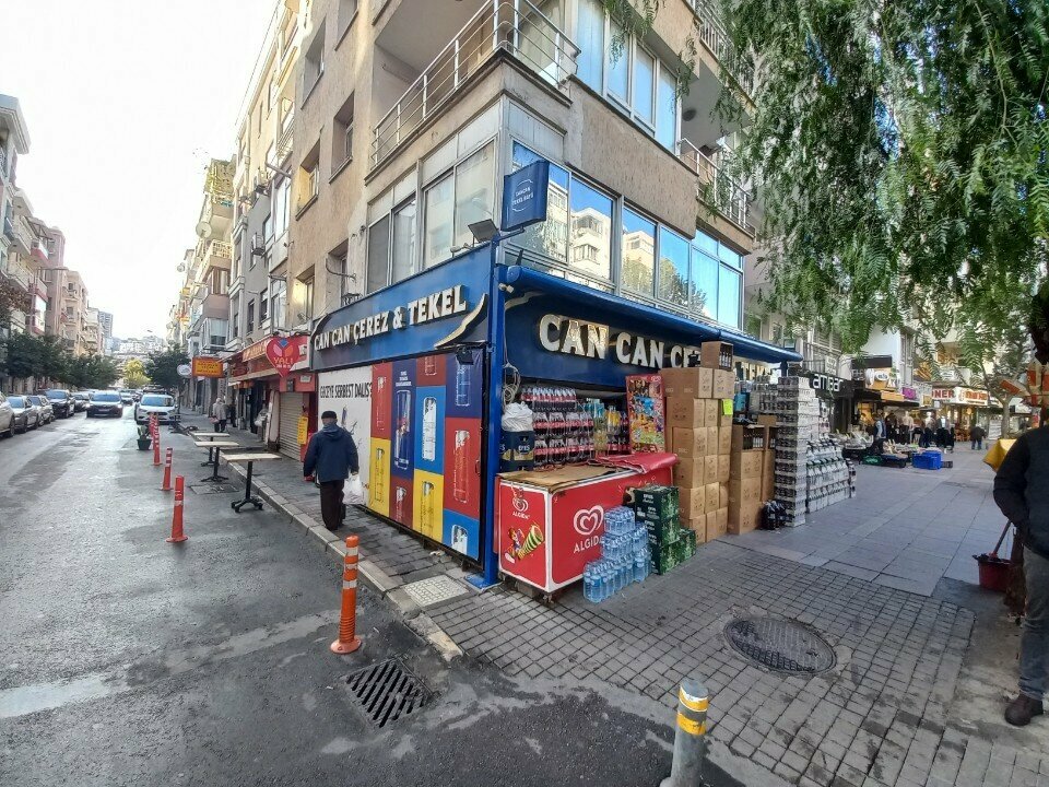 Alkollü içecekler Can Can Çerez & Tekel, İzmir, foto