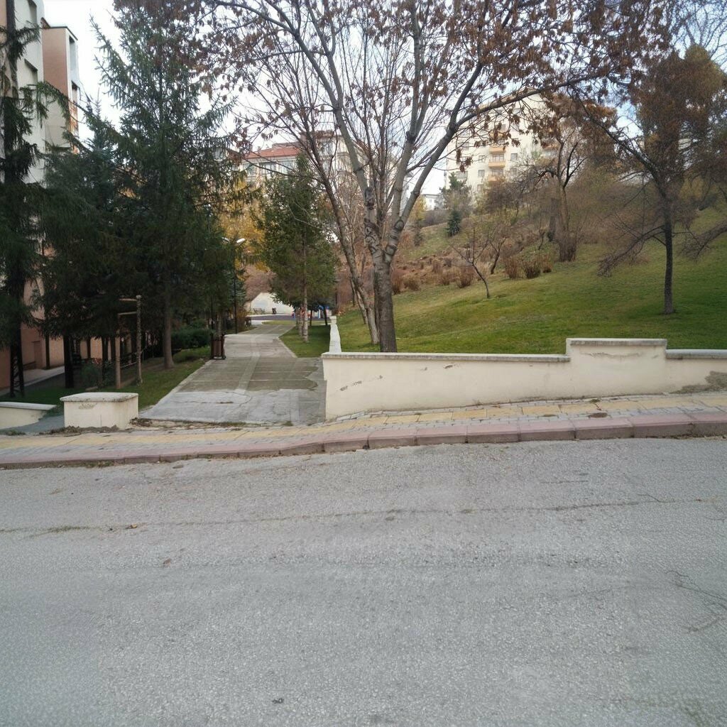 Afet ve acil durum toplanma alanı Toplanma Alanı - Turgut Özal Parkı, Ankara, foto