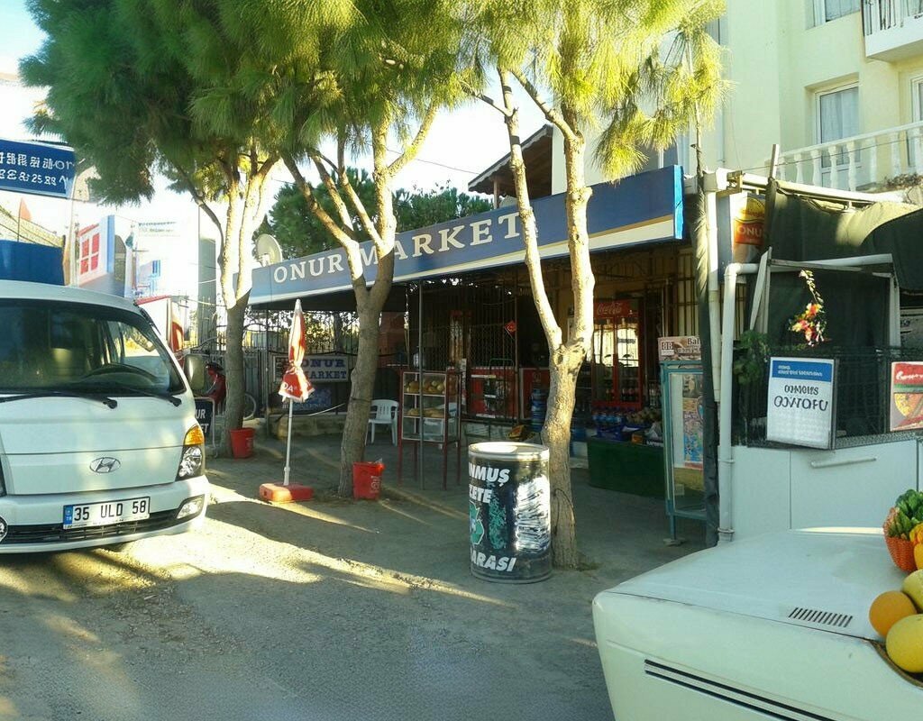 Market Onur Market, Karaburun, foto
