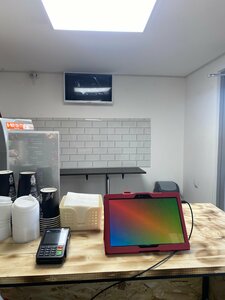 Шашлыкомания (ulitsa 60 let Oktyabrya No:7Г, posyolok gorodskogo tipa Petra Dubrava, Russian Federation), kafe