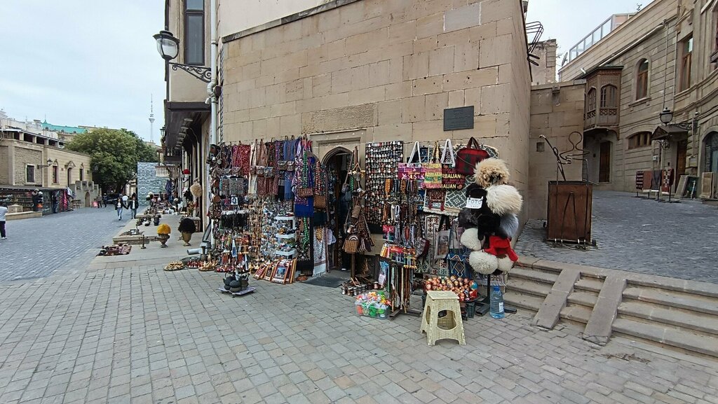 Hediyelik eşya mağazaları Магазин сувениров, Bakü, foto