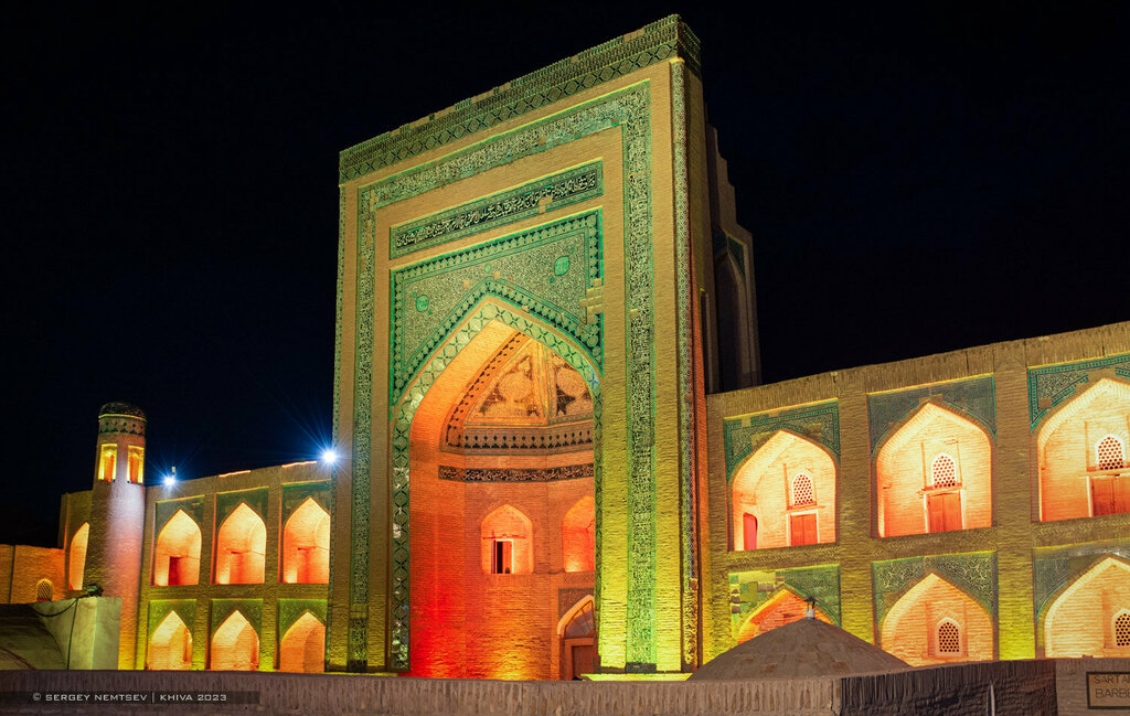 Turistik yerler Allahkuluhan Medresesi, Hive, foto