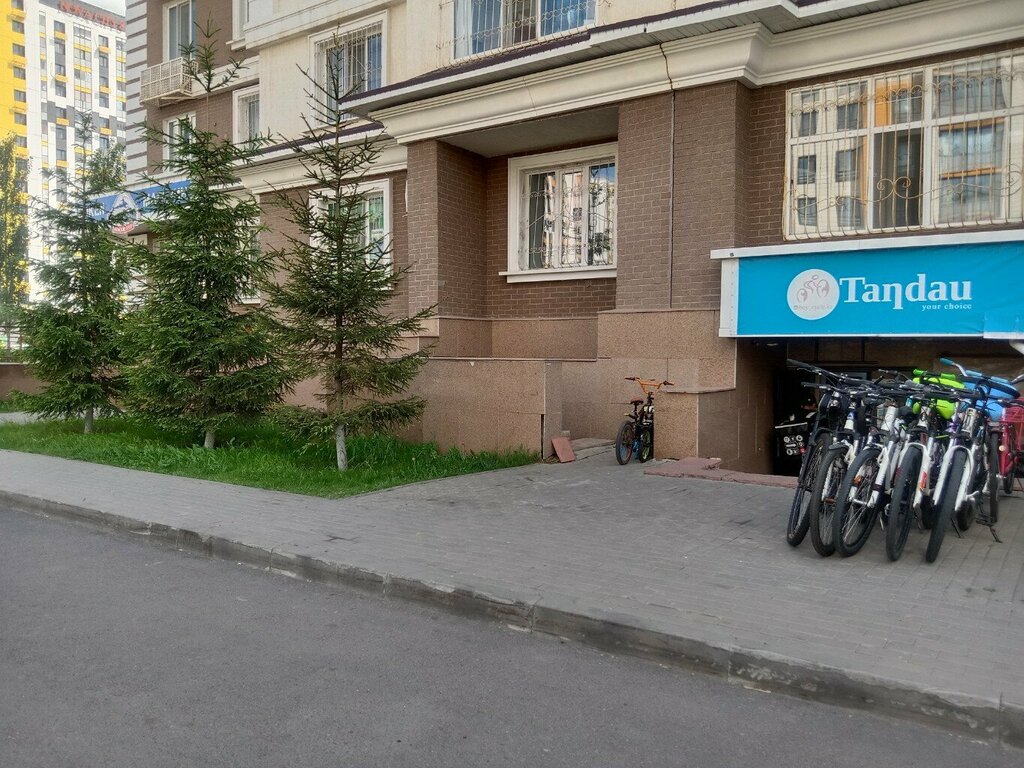 Bisiklet tamircileri Tandau, Astana, foto