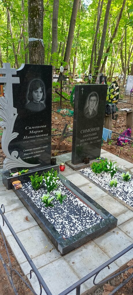 Heykel ve mezarlık taşı üreticileri Памятники, Samara, foto