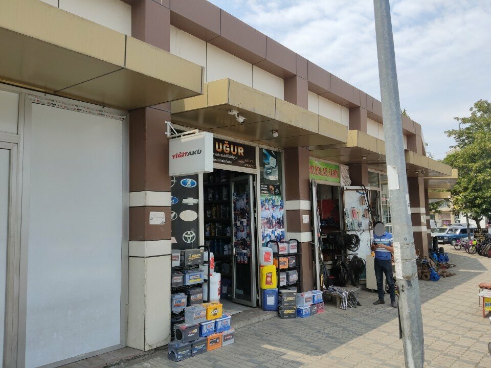 Otomobil yedek parçaları Car parts, Gence, foto