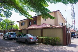 Chelsea Suites Limited (Lagos, 21 Road), otel  Lagos'tan