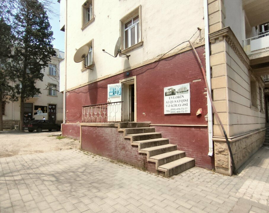Emlak ofisi Evlərin Alqı-Satqısı Və Kirayəsi, Gence, foto