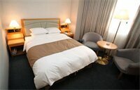 Hotel DongBang (South Gyeongsang Province, Jinju), otel  Jinju'dan
