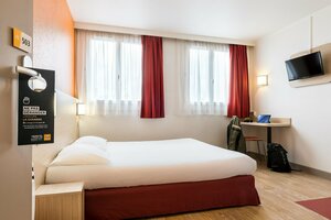 Première Classe Lille Centre (Place des Reignaux No:19, Lille), otel  Lille'den