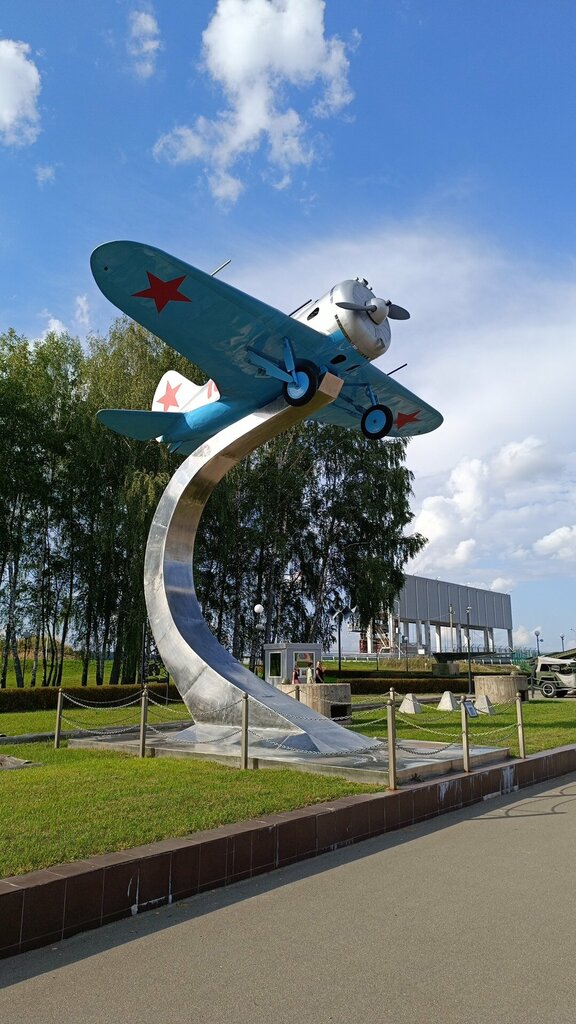 Teknoloji anıtı Истребитель И-16, Desnogorsk, foto