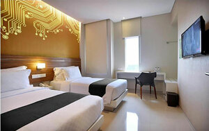 The Life Hotels (East Java, Surabaya City, Сity of Surabaya, Kusuma Bangsa), otel  Surabaya'dan