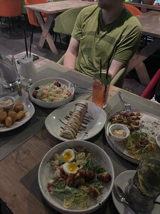 Kruzhka (Metallurgov Avenue No:34А), restoran  Monchegorsk'tan