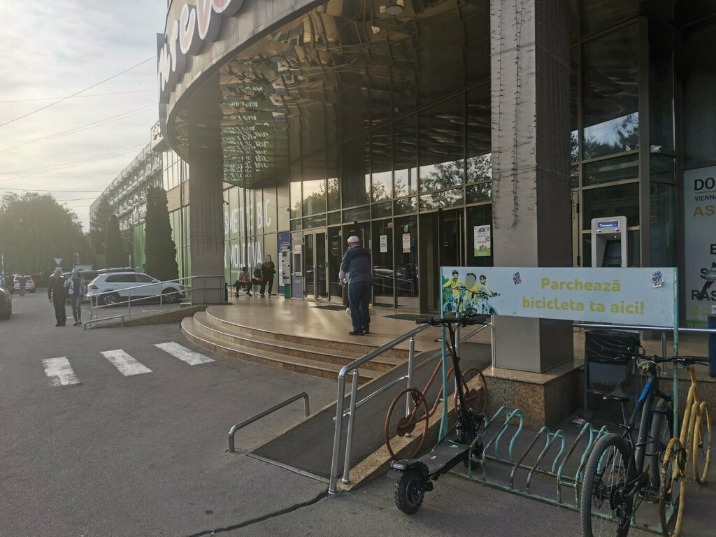 ATM'ler Victoriabank 145, Kişinev, foto