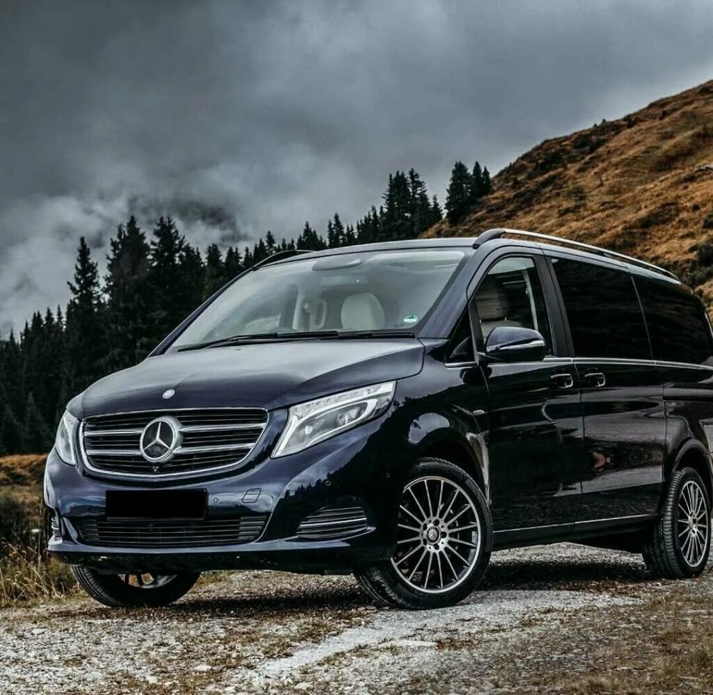 Şehiriçi yolcu taşımacılığı Мерин_Про: Заказ Бизнес Минивэна такси, Moskova, foto