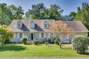 Spacious + Family-friendly Home in Chincoteague! (Delaware, New Castle County, Bear, Mason Drive), otel  Chincoteague'den