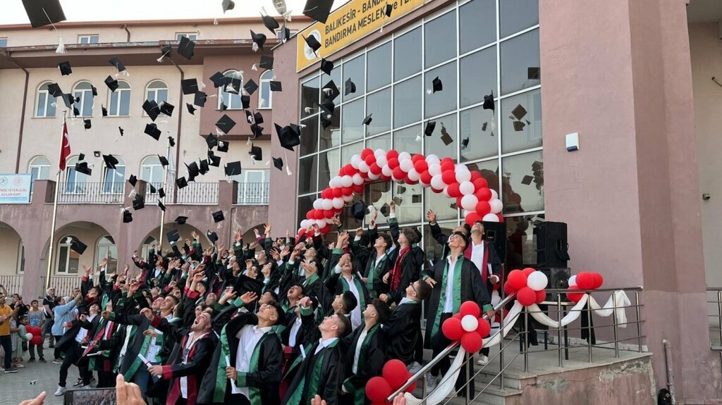 Mesleki ve teknik anadolu lisesi Bandırma Mesleki ve Teknik Anadolu Lisesi, Bandırma, foto