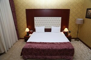 Clover Hotel Baku (Xaqani Street No:90A), otel  Bakü'den