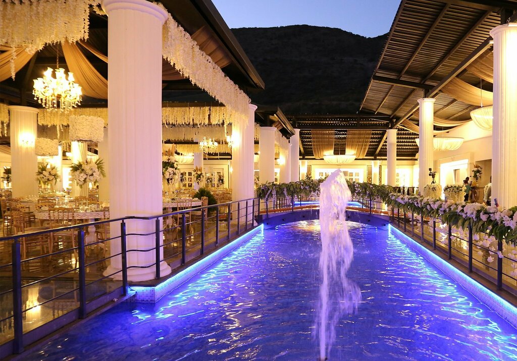 At ve binicilik kulüpleri Burak At Binicilik Merkezi, Talas, foto