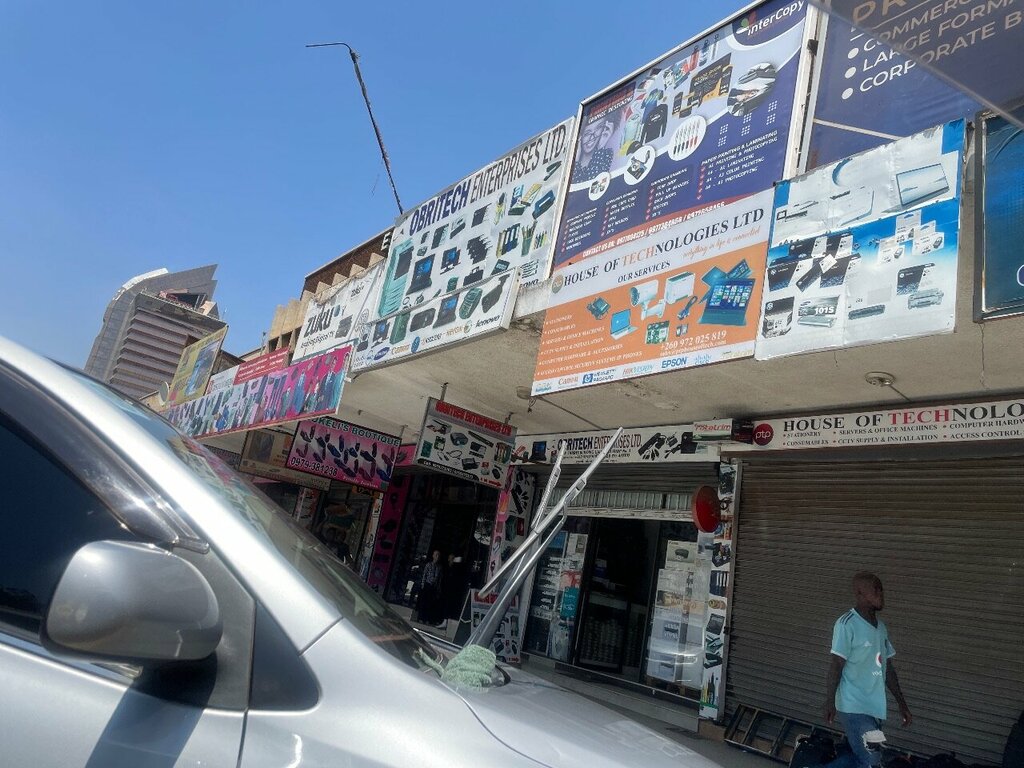 Mobilya mağazaları Carnival Furnishers Cairo, Lusaka, foto