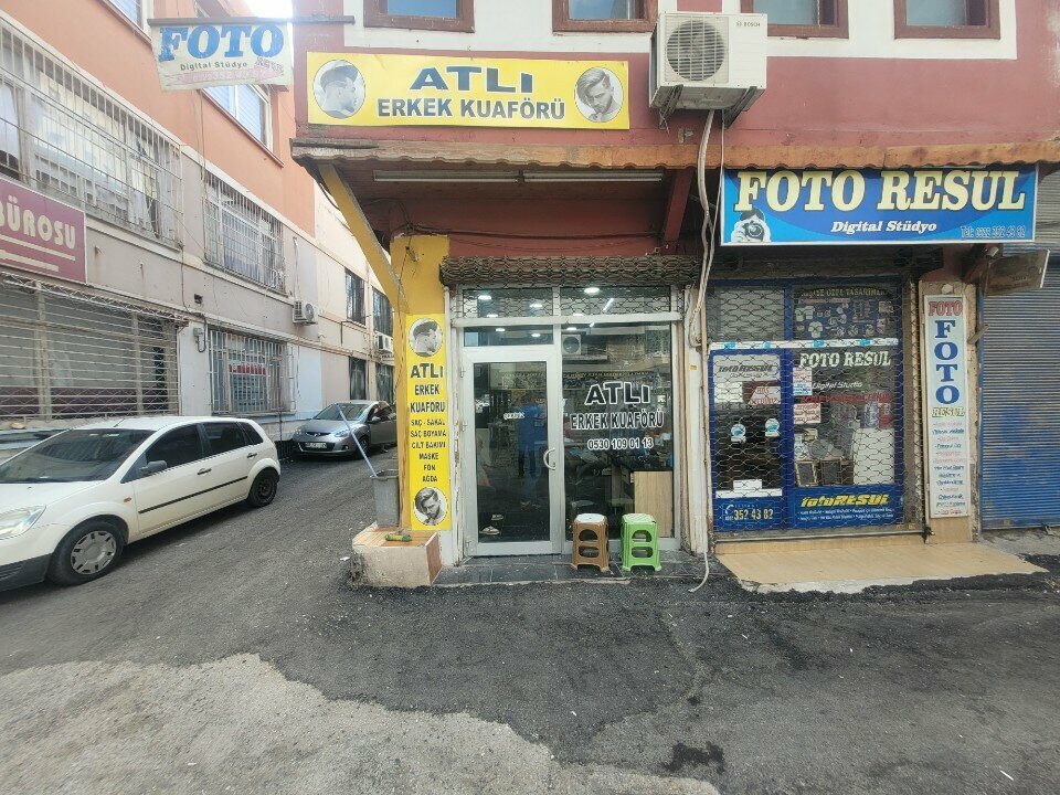 Berberler Atlı erkek kuaförü, Adana, foto