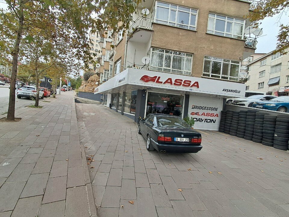 Jant ve lastikçiler Lassa, Ankara, foto