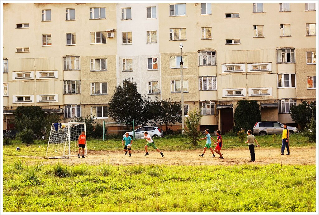 Spor alanı Футбольное поле, Kolçugino, foto