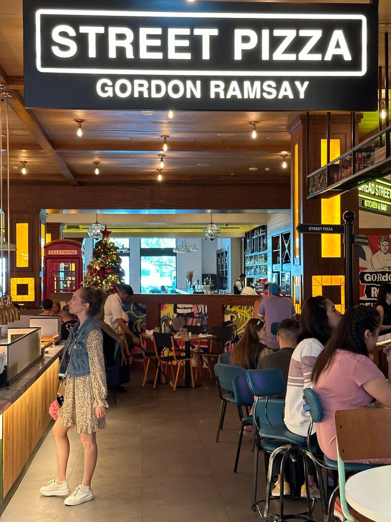Pizzacılar Gordon Ramsay's Street Pizza, Dubai, foto