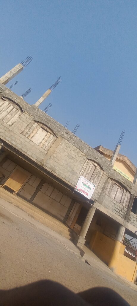 Protestan kilisesi Church Of Pentecost New Fadama Worship Center, Akra, foto