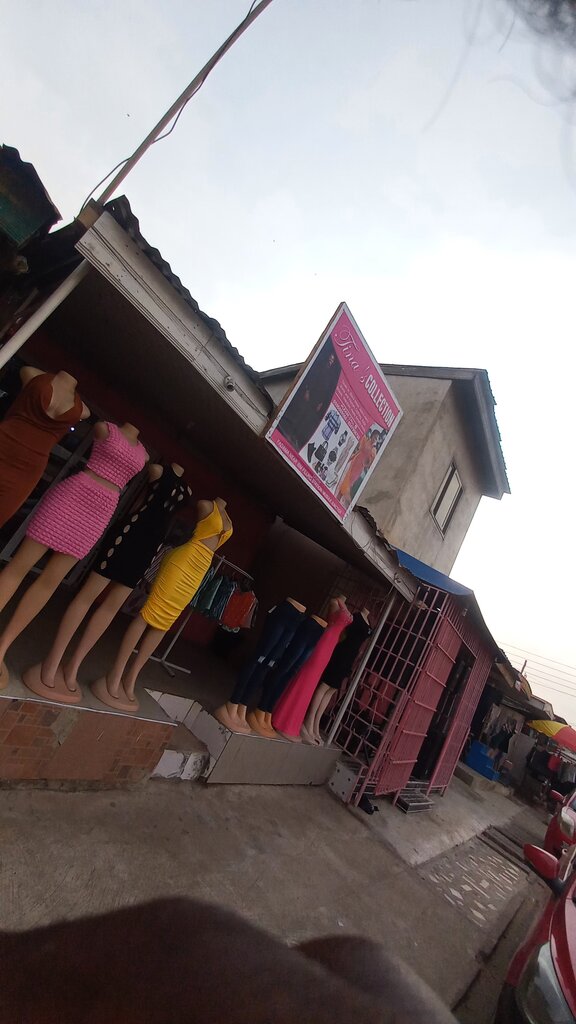 Giyim mağazası Tina's Collection, Akra, foto