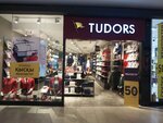 Tudors (Turan dańǵyly No:37), giyim mağazası  Astana'dan