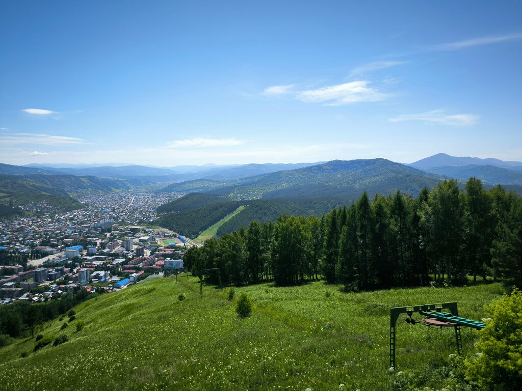 Dağ zirvesi Tugay Dağı, Gorno‑Altaysk, foto