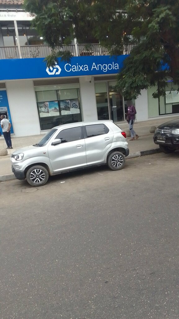 Banka Caixa Angola Miramar, Loanda, foto