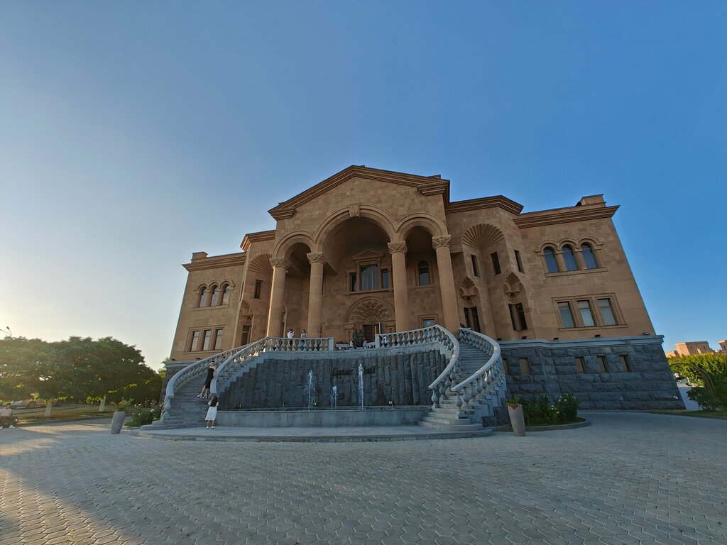 Restoran Latar Restaurant, Erivan, foto